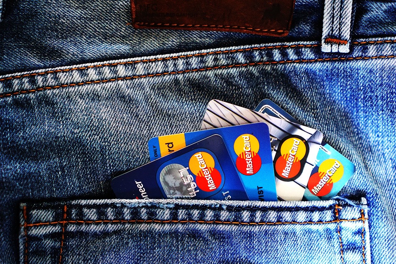 Tips For Using Credit Cards While Traveling